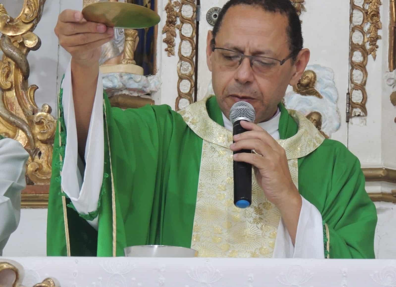 Marcada a data da posse do padre Valter Monteiro da Paixão na Paróquia ...